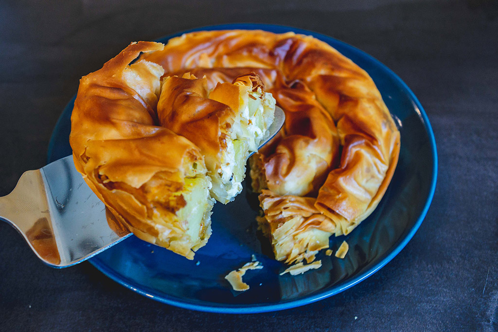 Burek-Schnecke in der Heißluftfritteuse mit Kartoffel & Feta